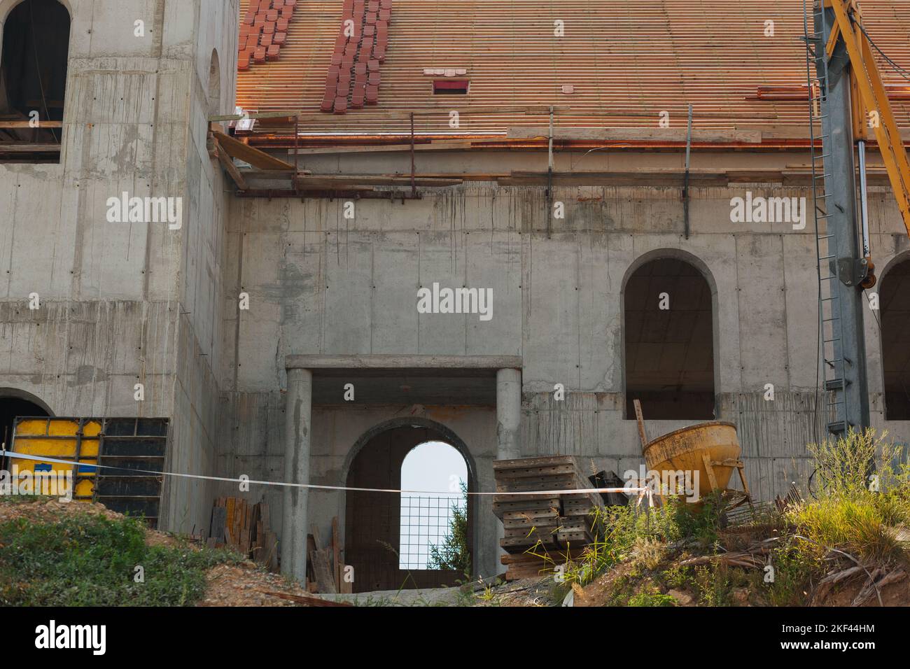 Earthquake house preparation hi-res stock photography and images - Alamy