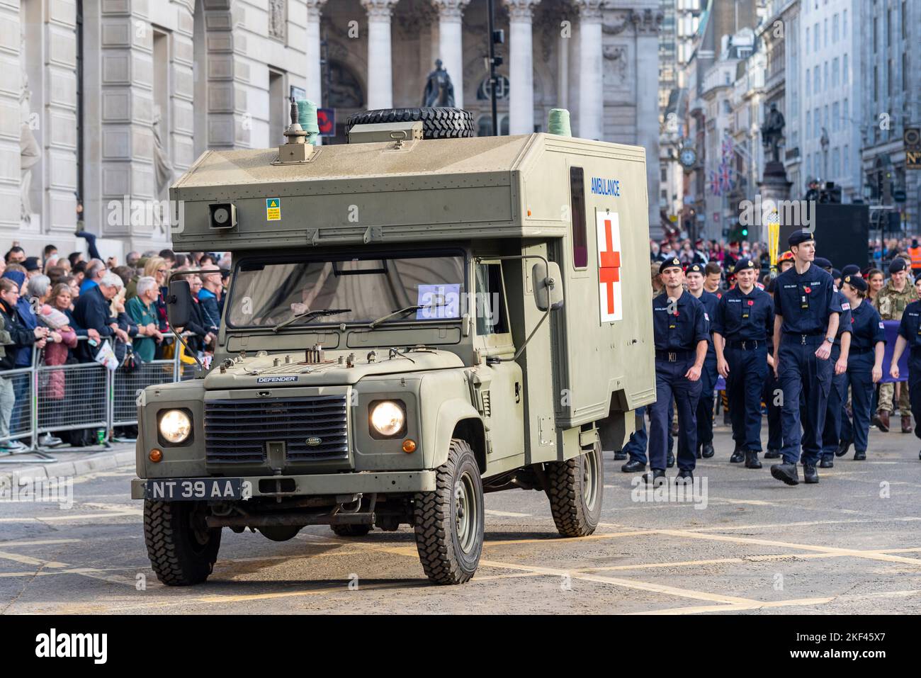 British army land rover hi-res stock photography and images - Alamy