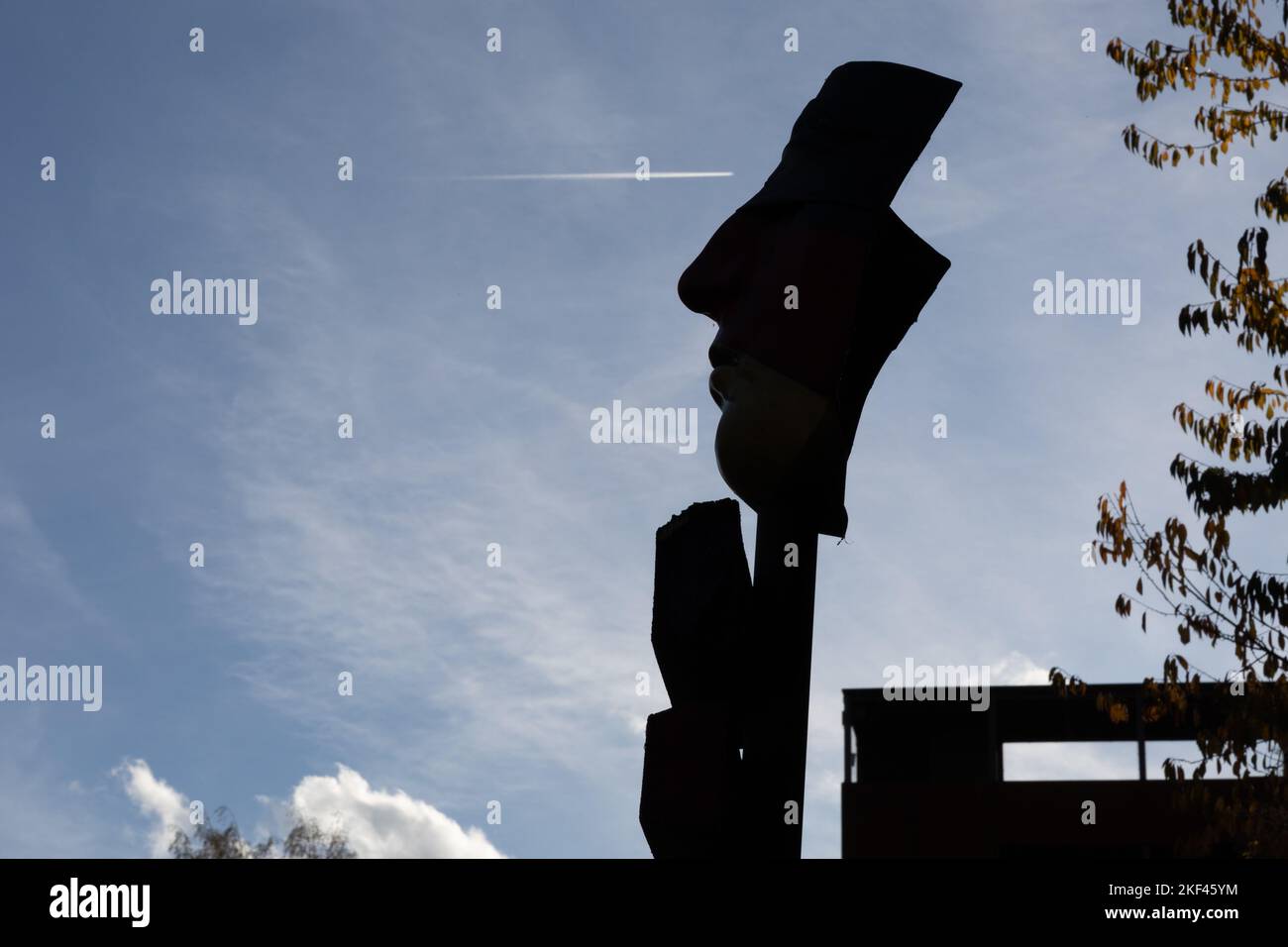 15 November 2022, Lower Saxony, Bramsche: The model of a mask of a ...