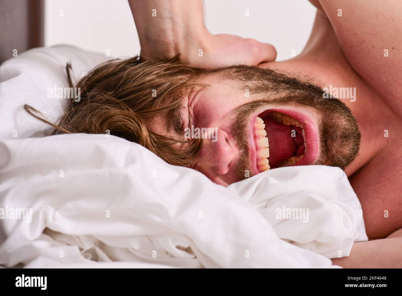 Tips on how to wake up feeling fresh and energetic. How to get up in ...