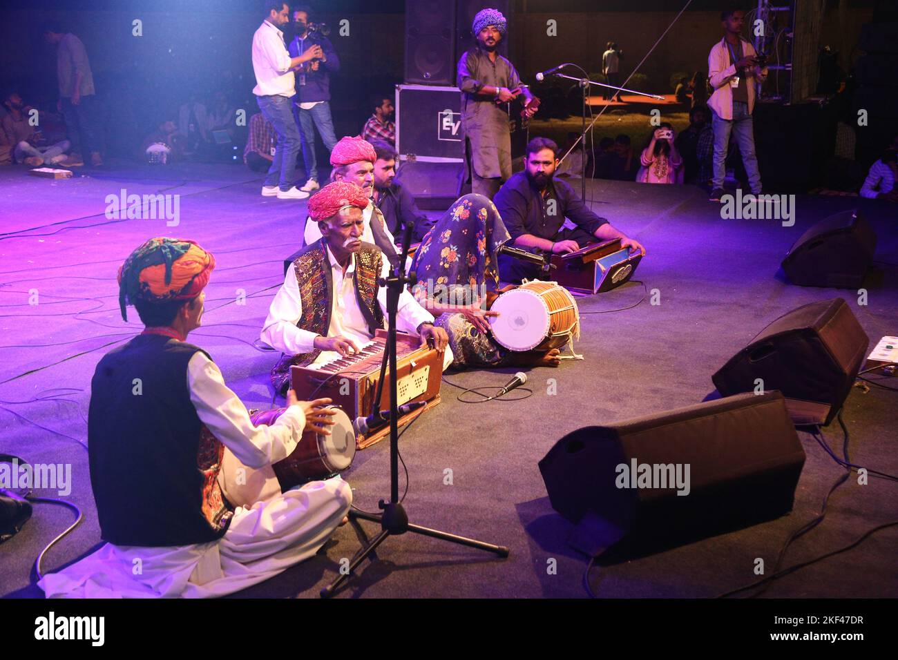 Pakistani singer hi-res stock photography and images - Alamy