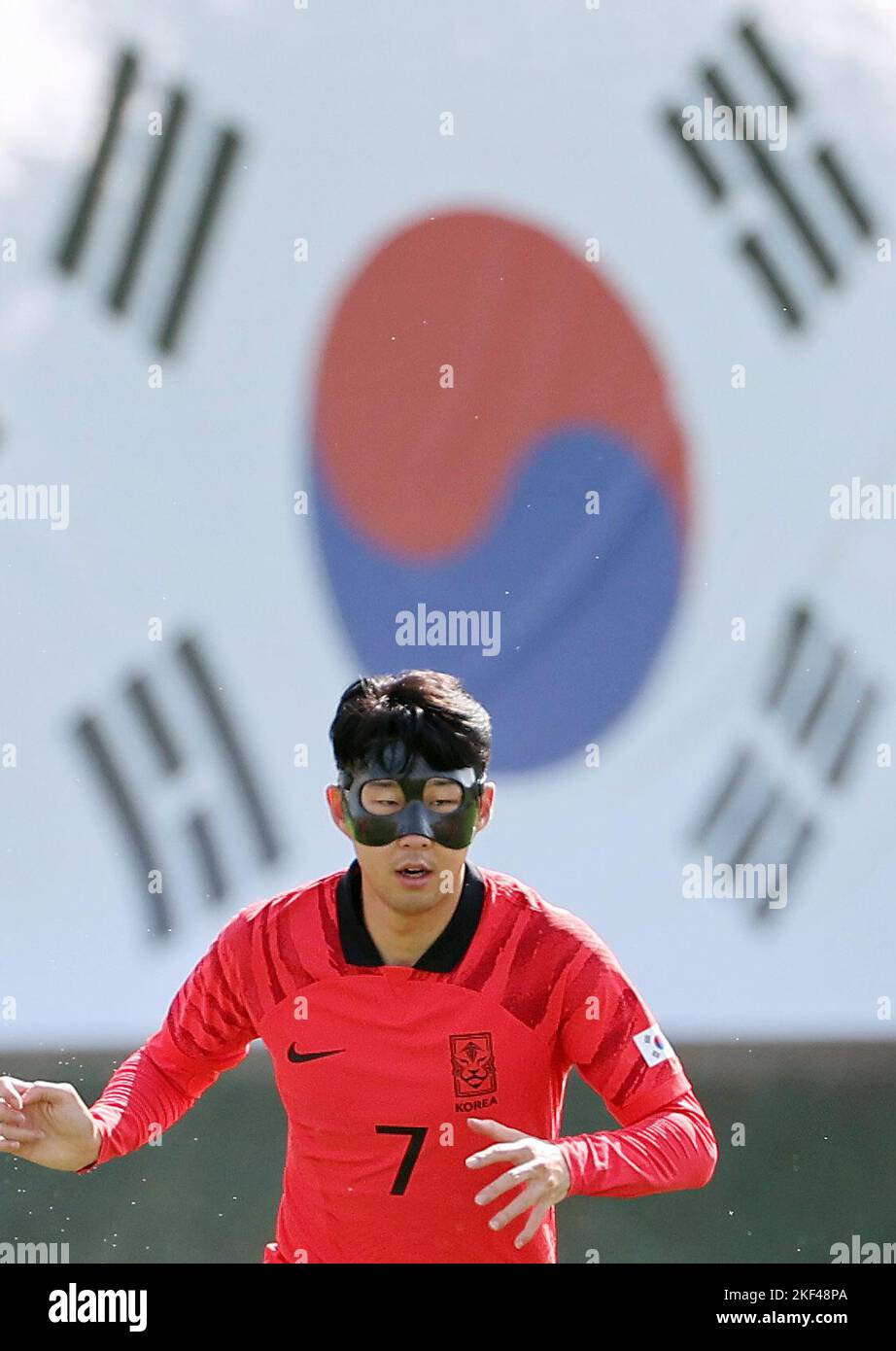16th Nov, 2022. Son Heung-min joins training session for FIFA World Cup ...