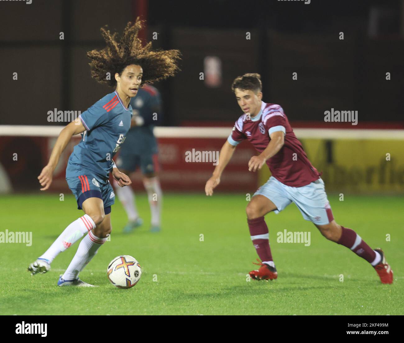 DAGENHAM ENGLAND - NOVEMBER 15 :L-R Gjival Zechiel of Feyenoord and ...