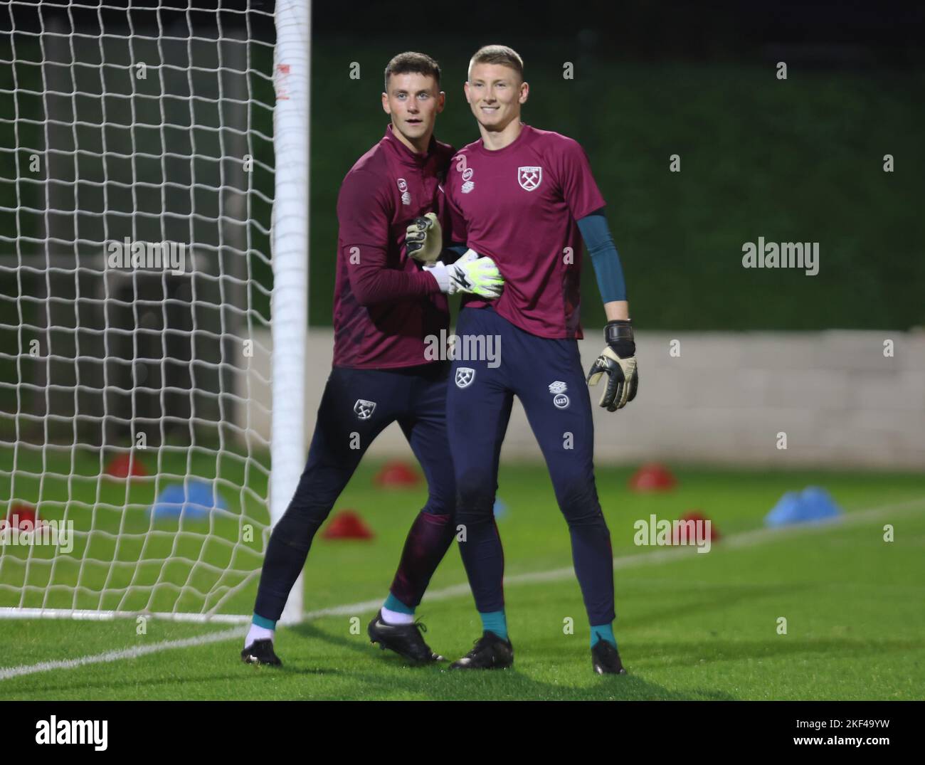 DAGENHAM ENGLAND - NOVEMBER 15 :L-R Brian Kinnear of West Ham United ...