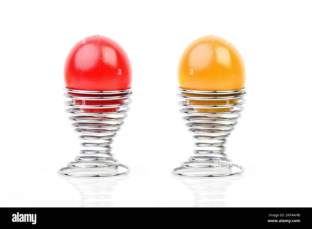 Roter eierbecher hi-res stock photography and images - Alamy