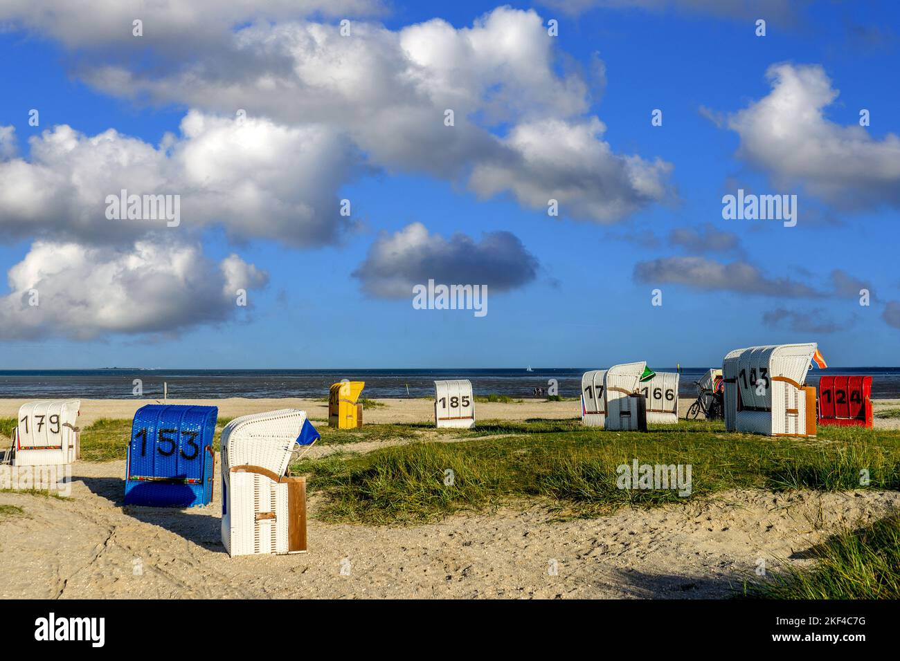 Der Strand von Schillig, Wangerland, Norddeutschland, Strandkörbe ...