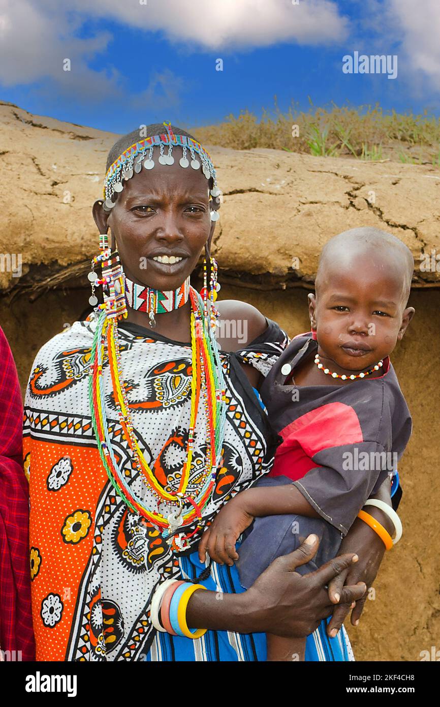 Masaii Frau im Masaii Mara Park in Kenya, Masai, Maasai Stock Photo - Alamy