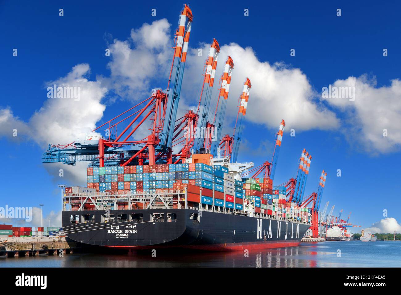 Containerschiffe am Containerterminal Burchardkai im Hamburger Hafen ...