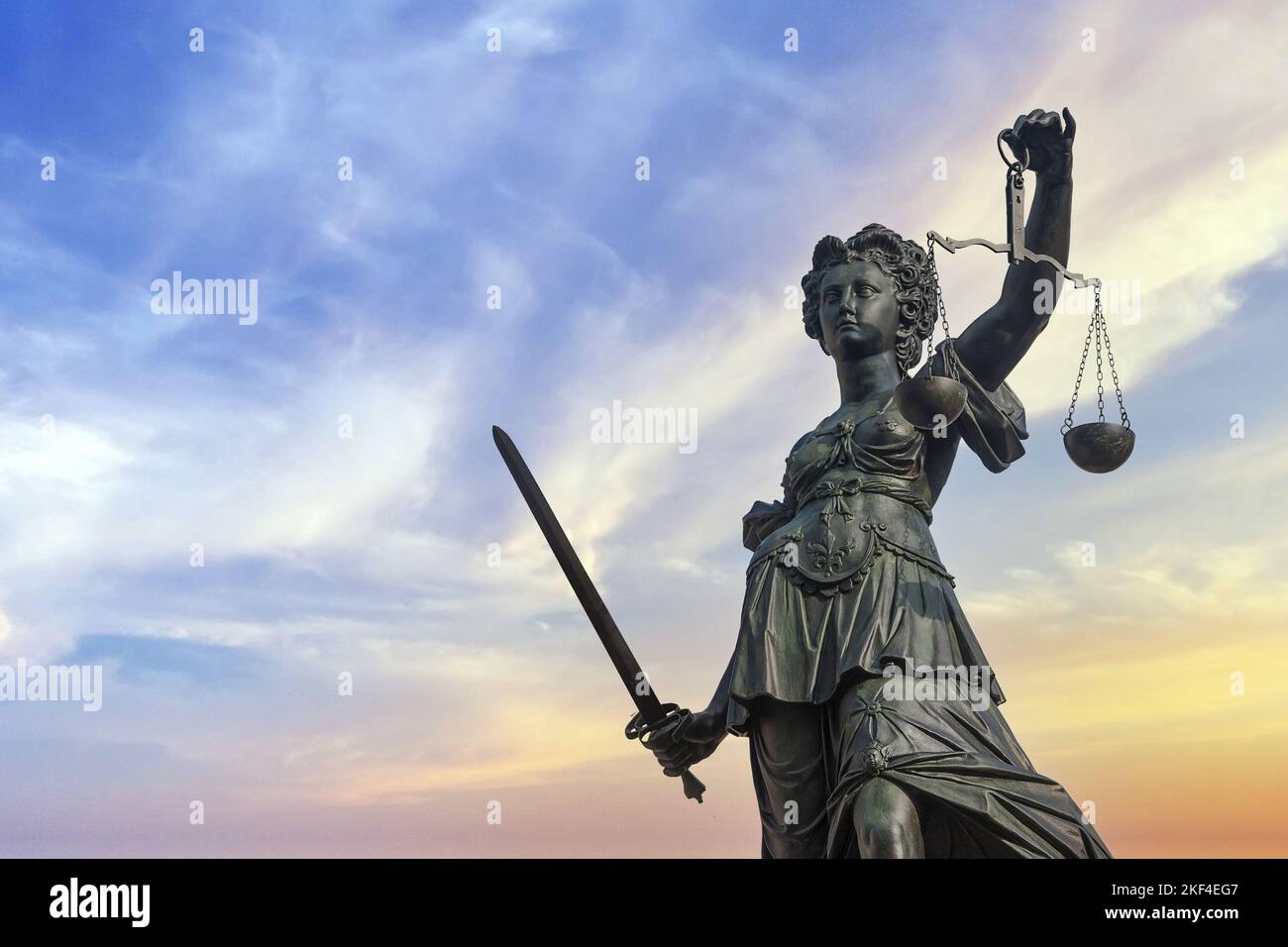 Justitia, Göttin der Gerechtigkeit, Frankfurt am Main, Symbol für das ...