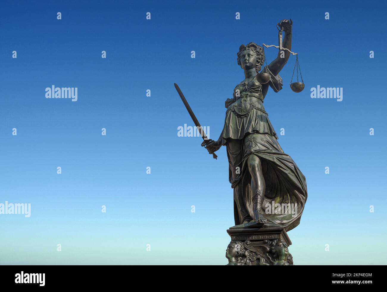Justitia, Göttin der Gerechtigkeit, Frankfurt am Main, Symbol für das ...