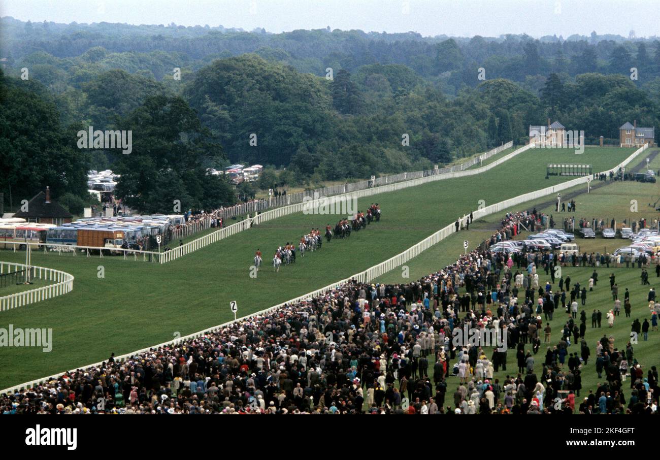 The Royal Procession makes it's way down the course at Royal Ascot ...