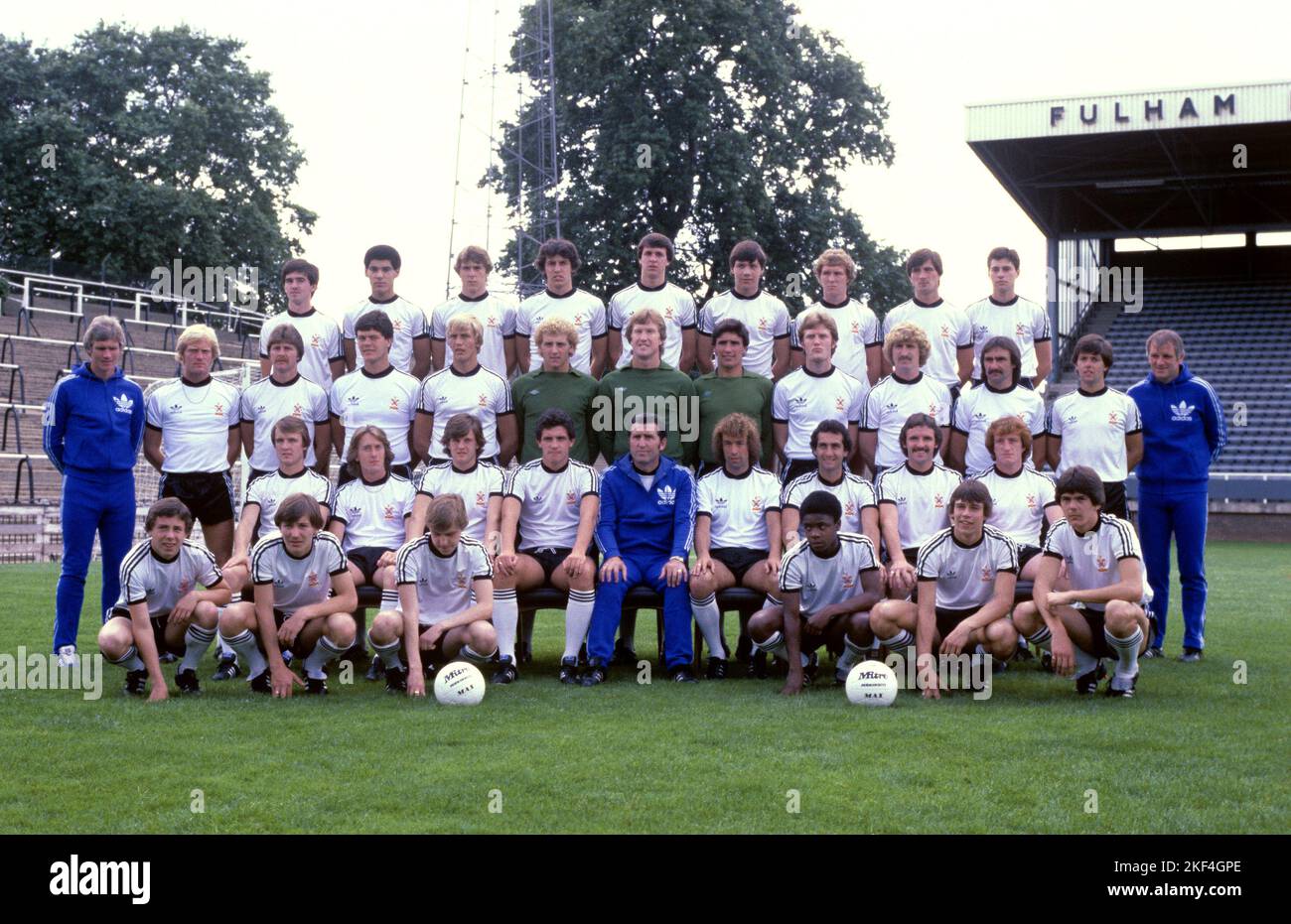 Fulham team group Stock Photo - Alamy