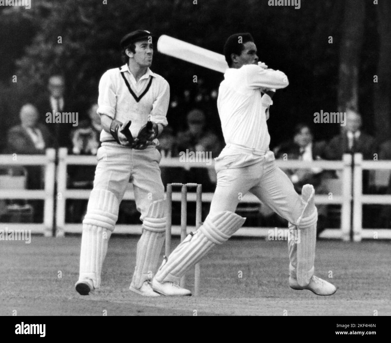 Keith Boyce (Essex) pulls Chris Wilkins for six Stock Photo - Alamy