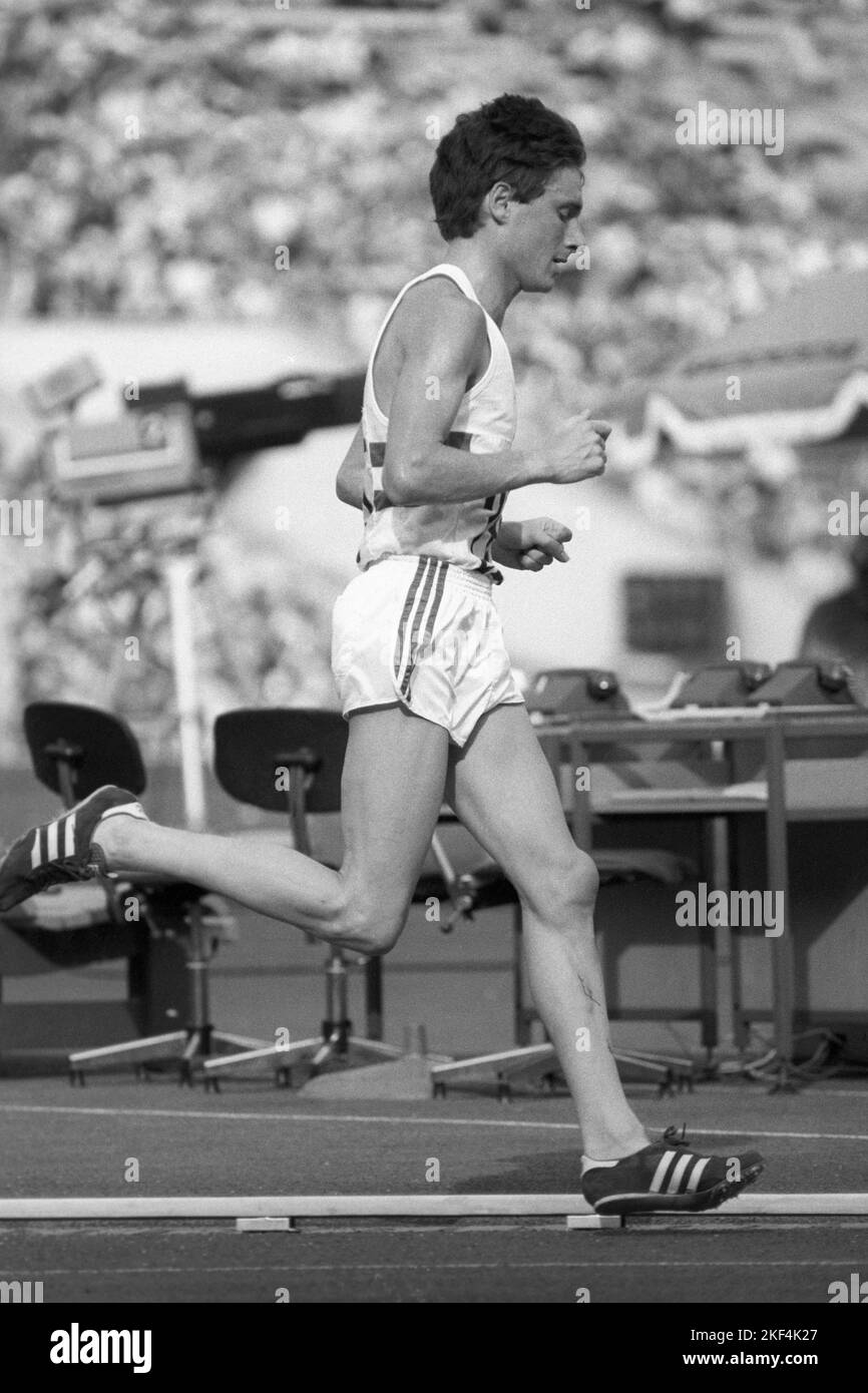 Geoffrey Smith (Great Britain) running in the 10,000 metres Stock Photo ...