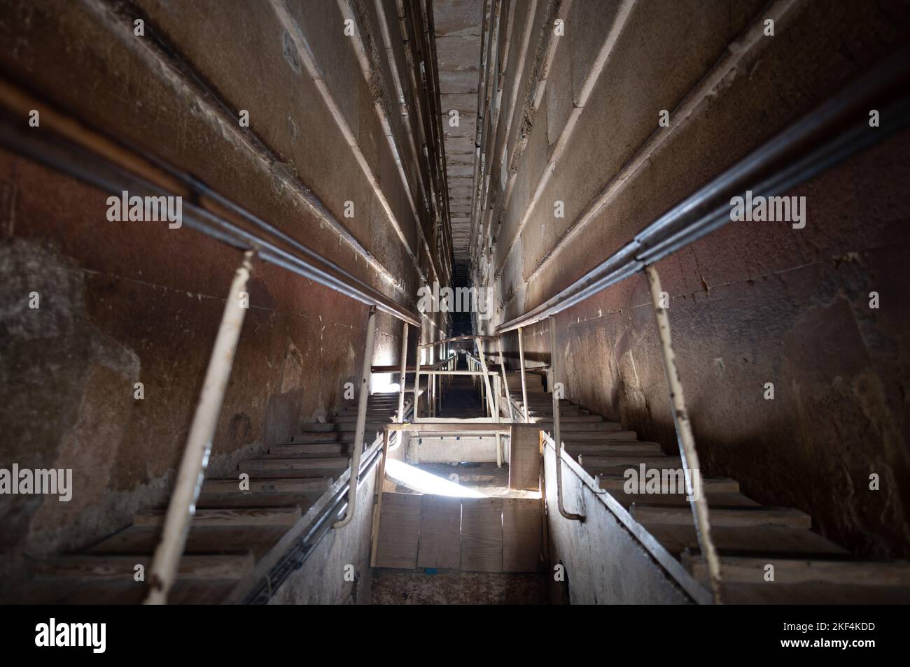 Inside pyramid of giza hi-res stock photography and images - Alamy