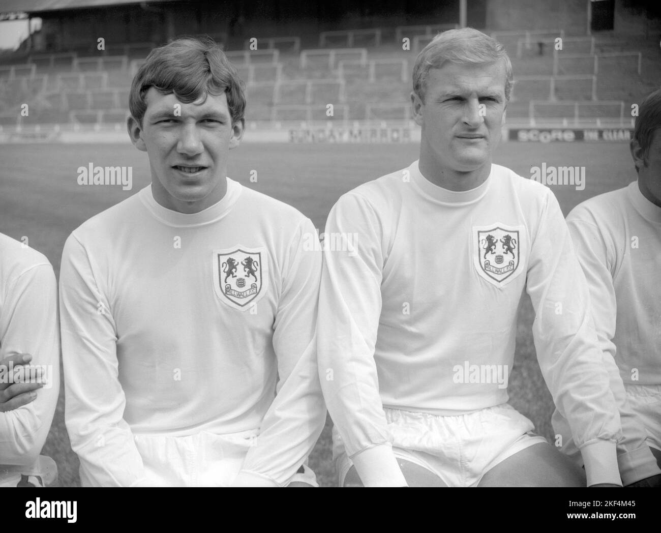 Barry Kitchener and Kenneth Jones of Millwall FC Stock Photo - Alamy