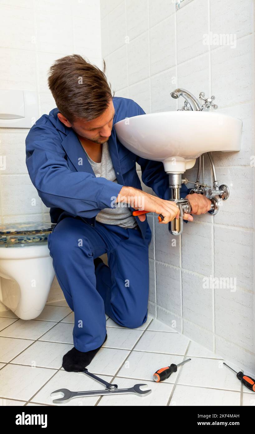 Installatuer hi-res stock photography and images - Alamy