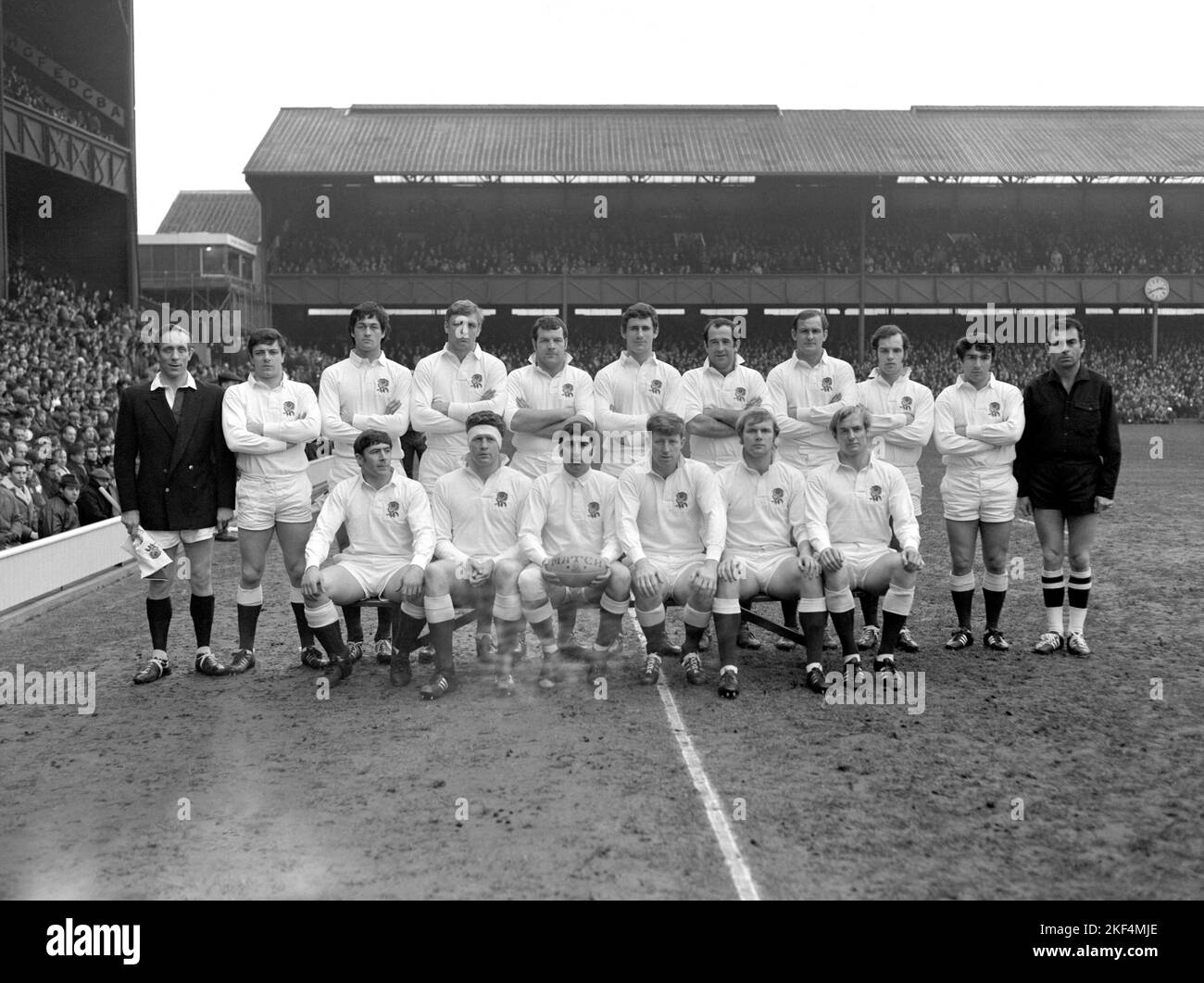 England team group (back l-r) R. F. Johnson (touch judge), Peter Martin ...