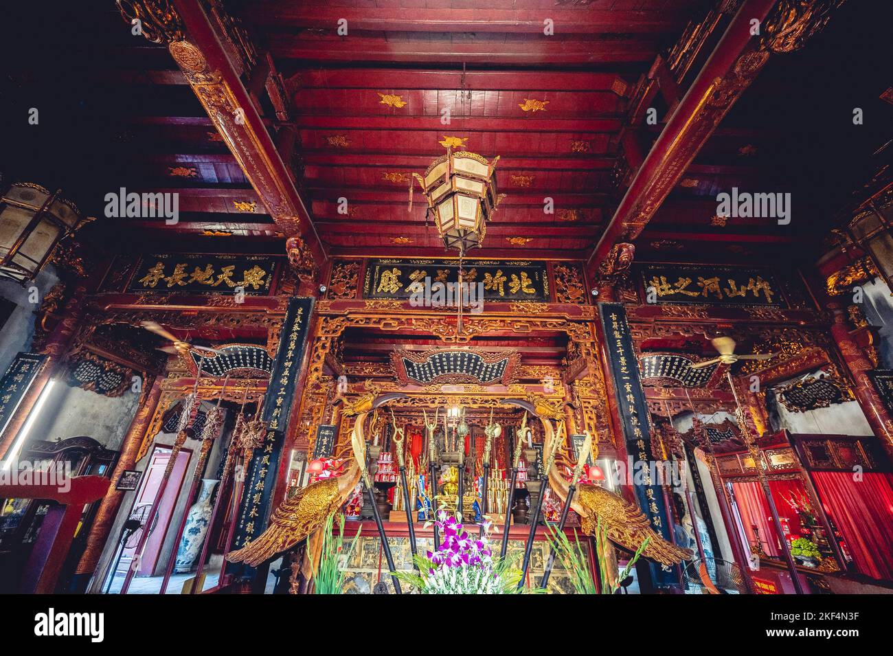 Altar idols hi-res stock photography and images - Alamy