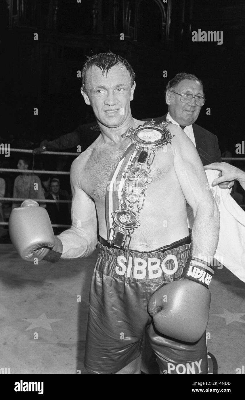 Tony Sibson celebrates with the British Middleweight title belt after ...