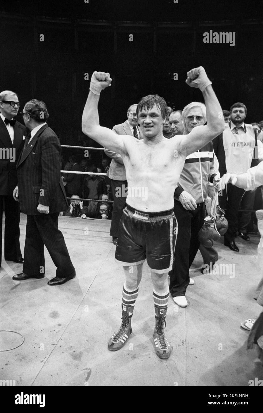 Tony Sibson celebrates after stoping Matteo Salvemini in the 7th round ...