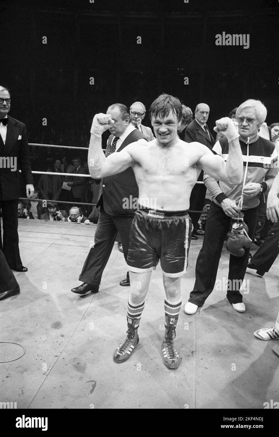 Tony Sibson celebrates after stoping Matteo Salvemini in the 7th round ...