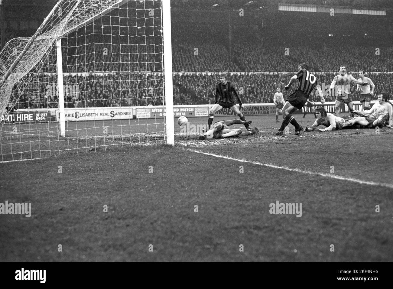 Ian Bowyer scores Manchester City's 3rd goal past goalkeeper Peter ...