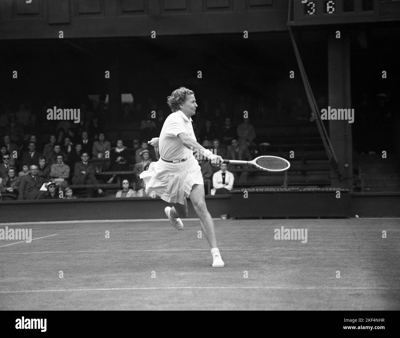 Louise Brough in action for the United States Stock Photo - Alamy