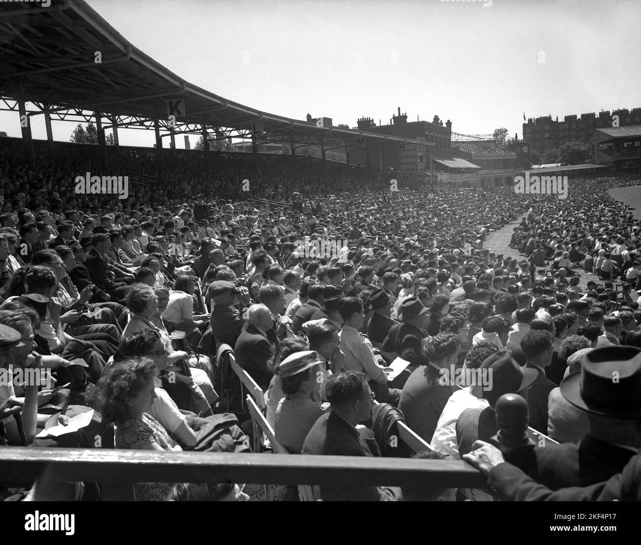The crowd at Lords Stock Photo - Alamy