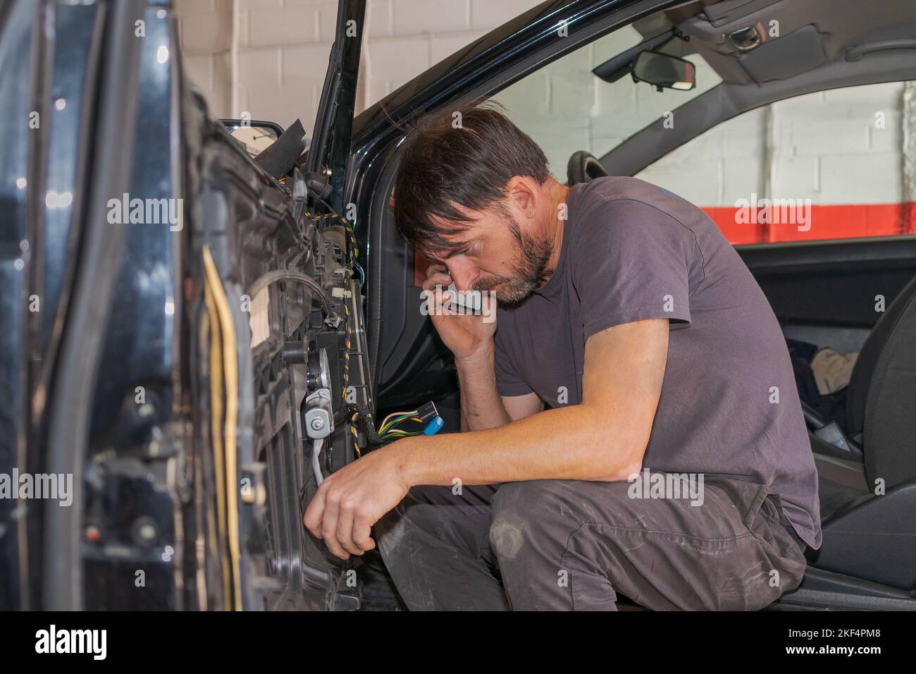 Car dismantle hi-res stock photography and images - Alamy