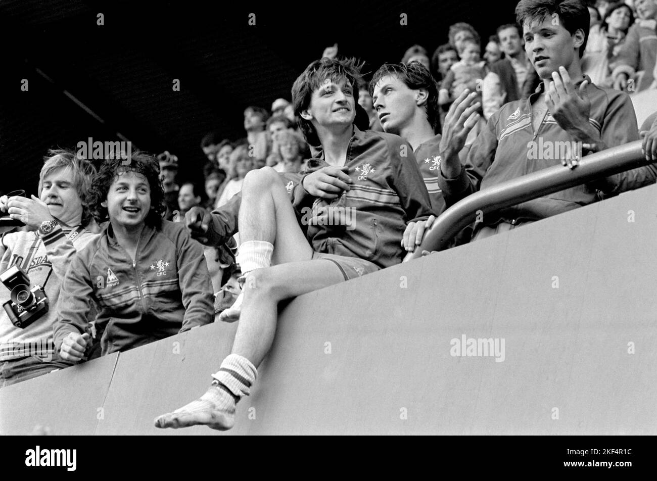 (L-R) Chelsea's Mickey Thomas, Pat Nevin and Joey McLaughlin celebrate ...