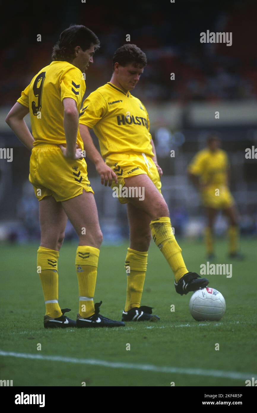 Paul Gascoigne (r) and Chris Waddle, Tottenham Hotspur Stock Photo - Alamy