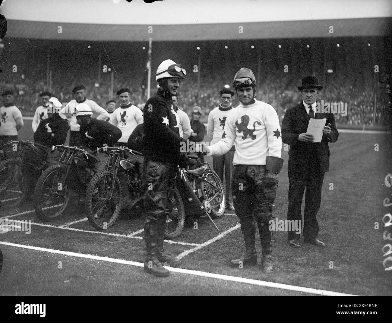 The two captains, Australia's Vic Huxley (l) and England's Harold ...