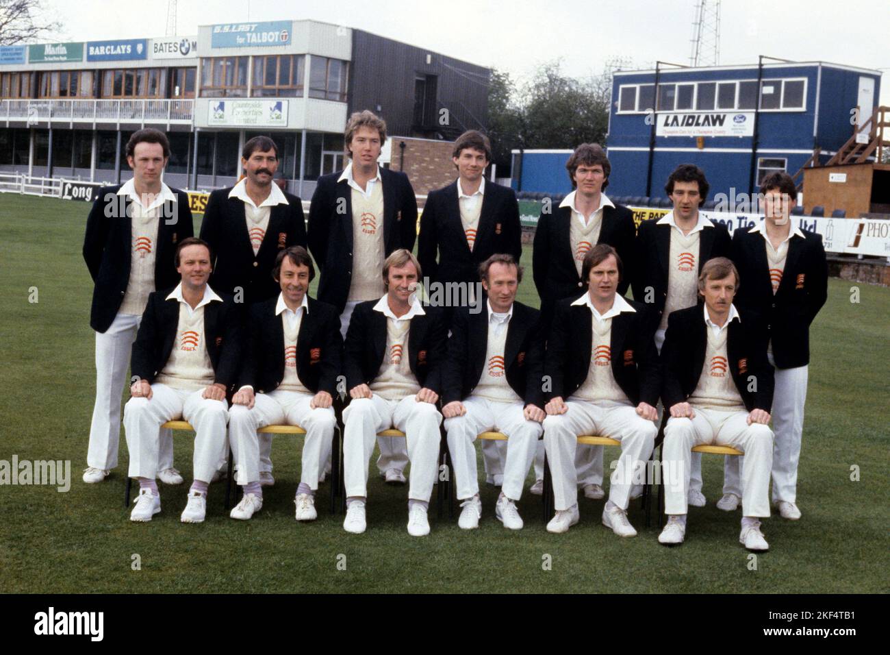 Essex team group: (back row, l-r) Alan Lilley, Graham Gooch, Derek ...