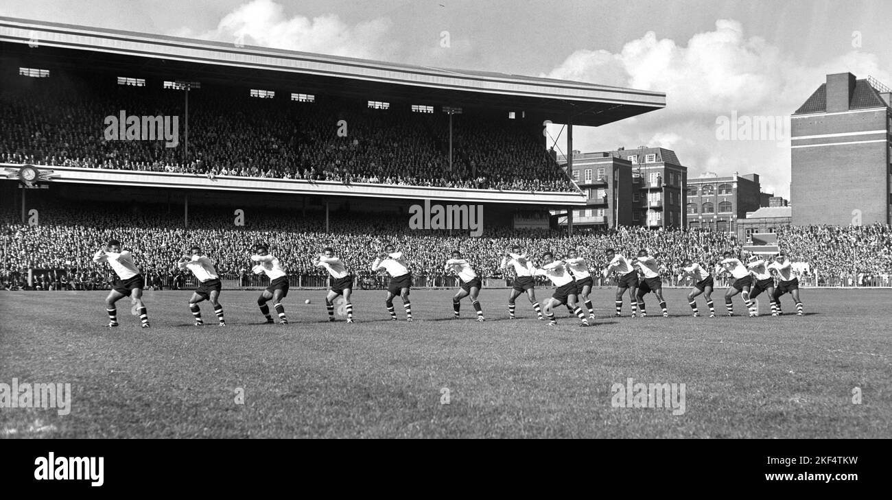 The Fijians war chant before kick-off at Cardiff Arms Park Stock Photo ...