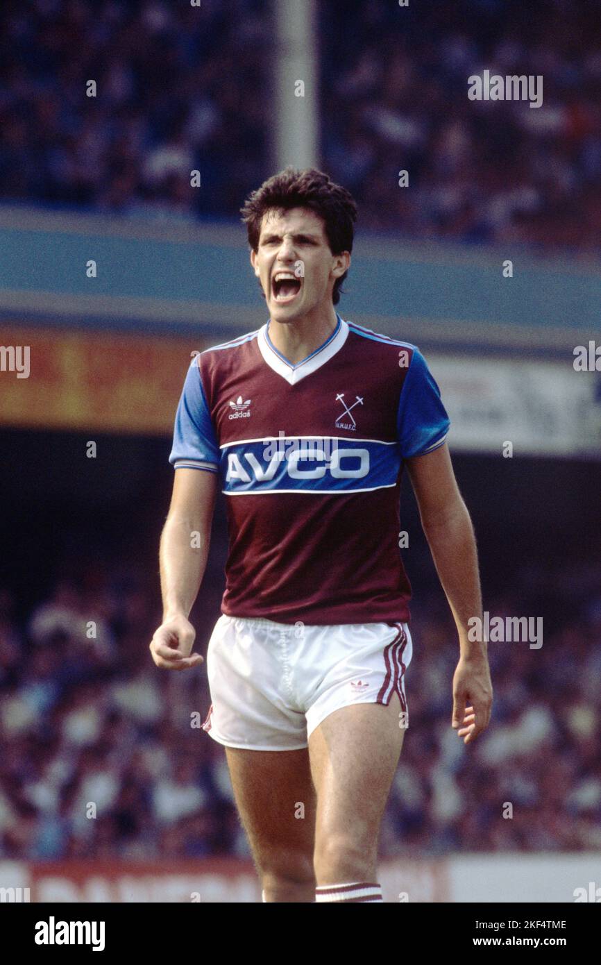 Tony Gale, West Ham United Stock Photo - Alamy