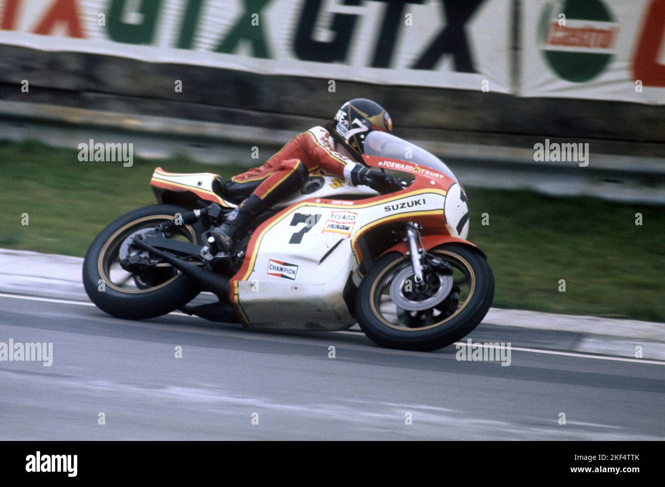 Barry Sheene on a Suzuki in the Motorcycle News Superbike race at ...