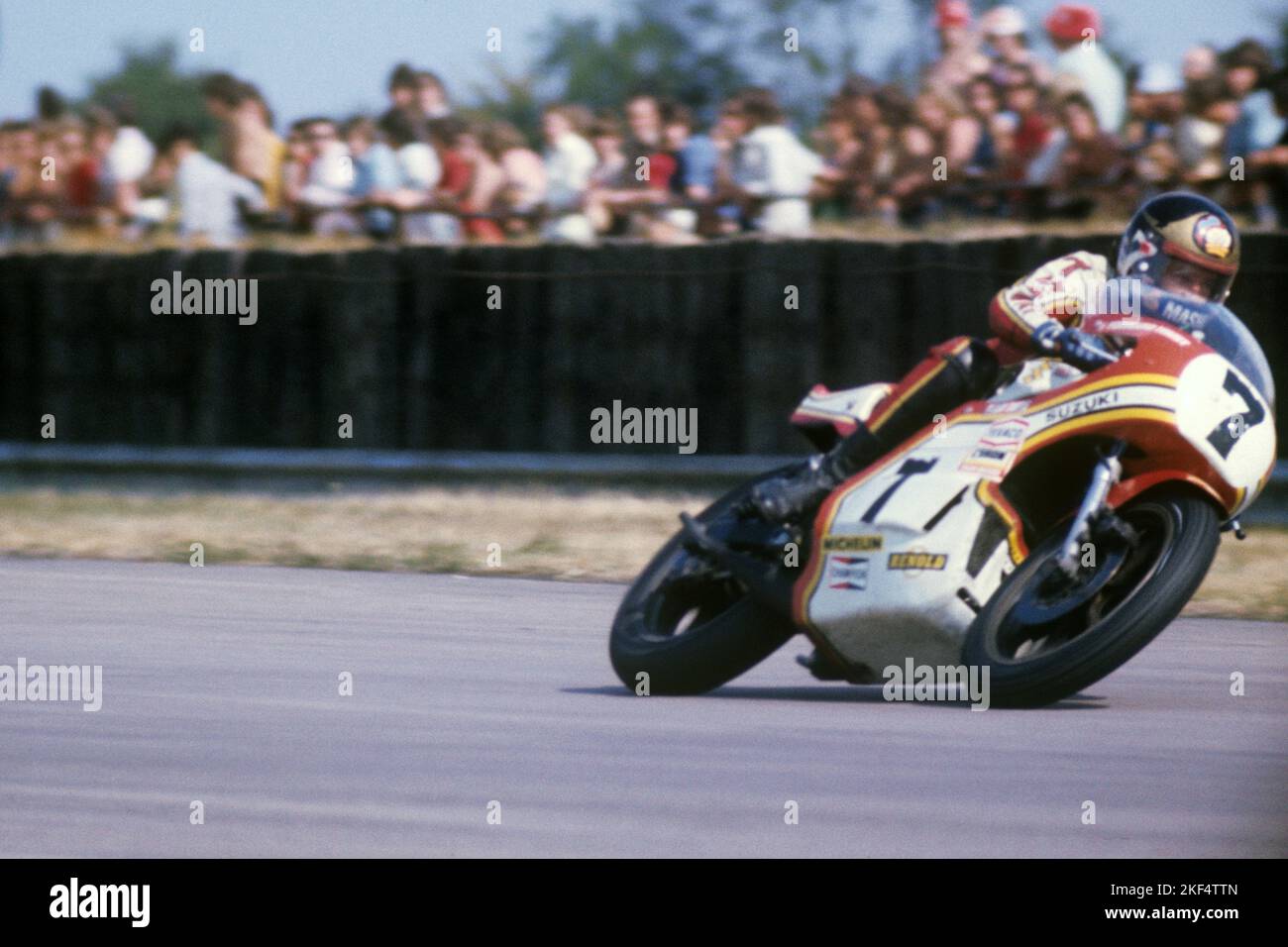 Barry Sheene riding a Suzuki 750 in the John Player Grand Prix at ...