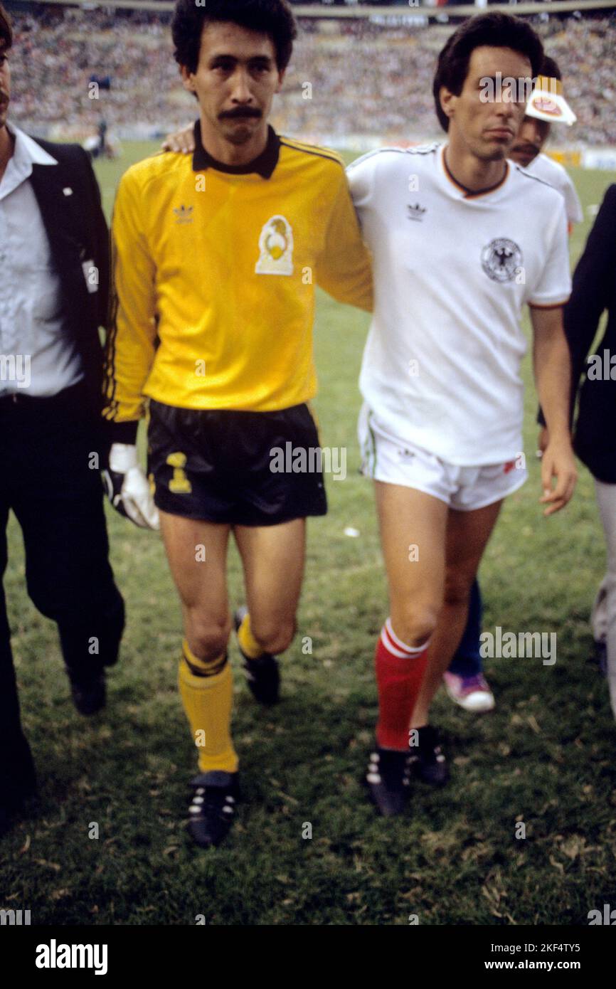 Mexico's Pablo Larios (l) and Tomas Boy (r) trudge dejectedly from the ...