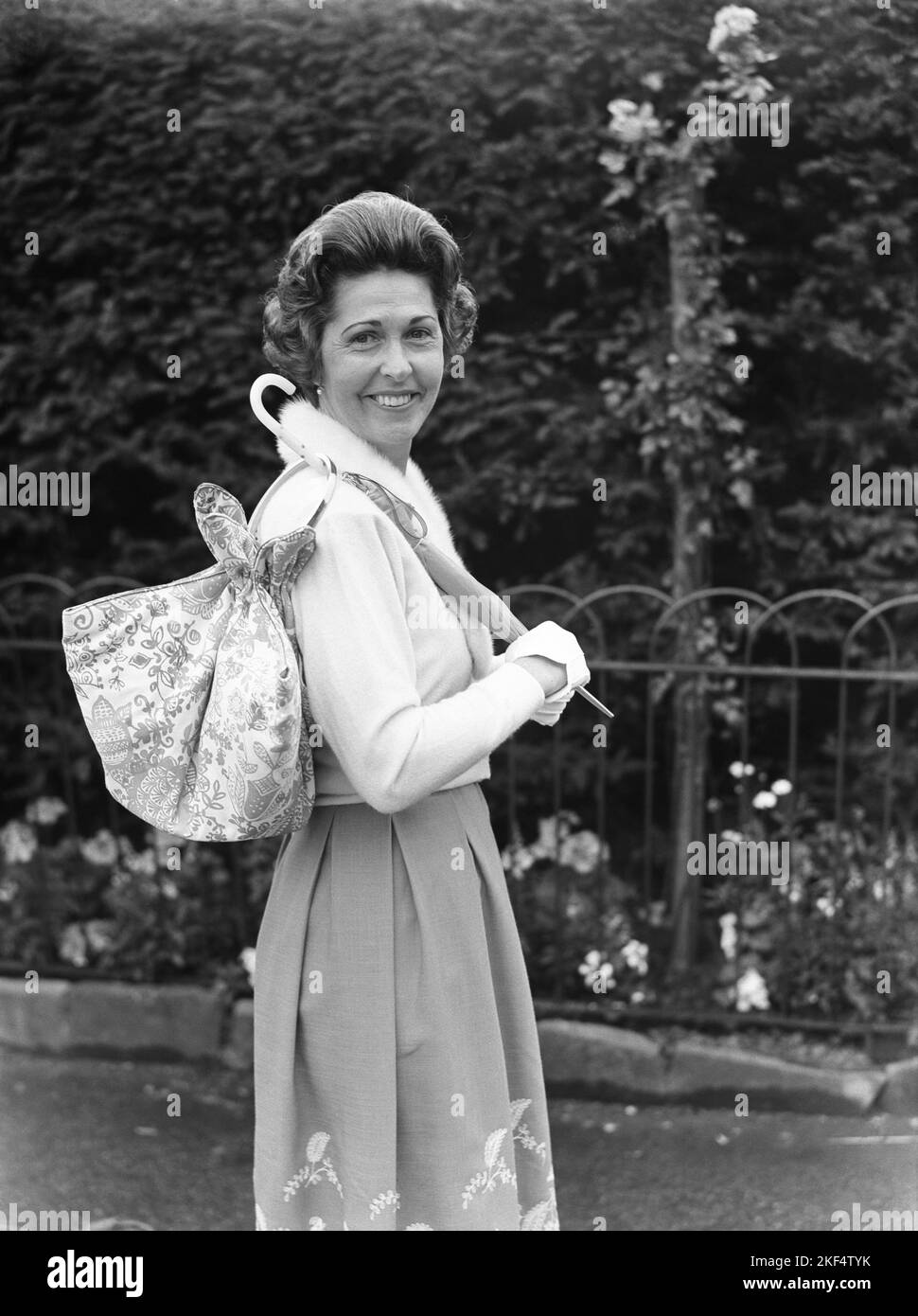 Fred Perry's wife Barbara at Wimbledon Stock Photo - Alamy