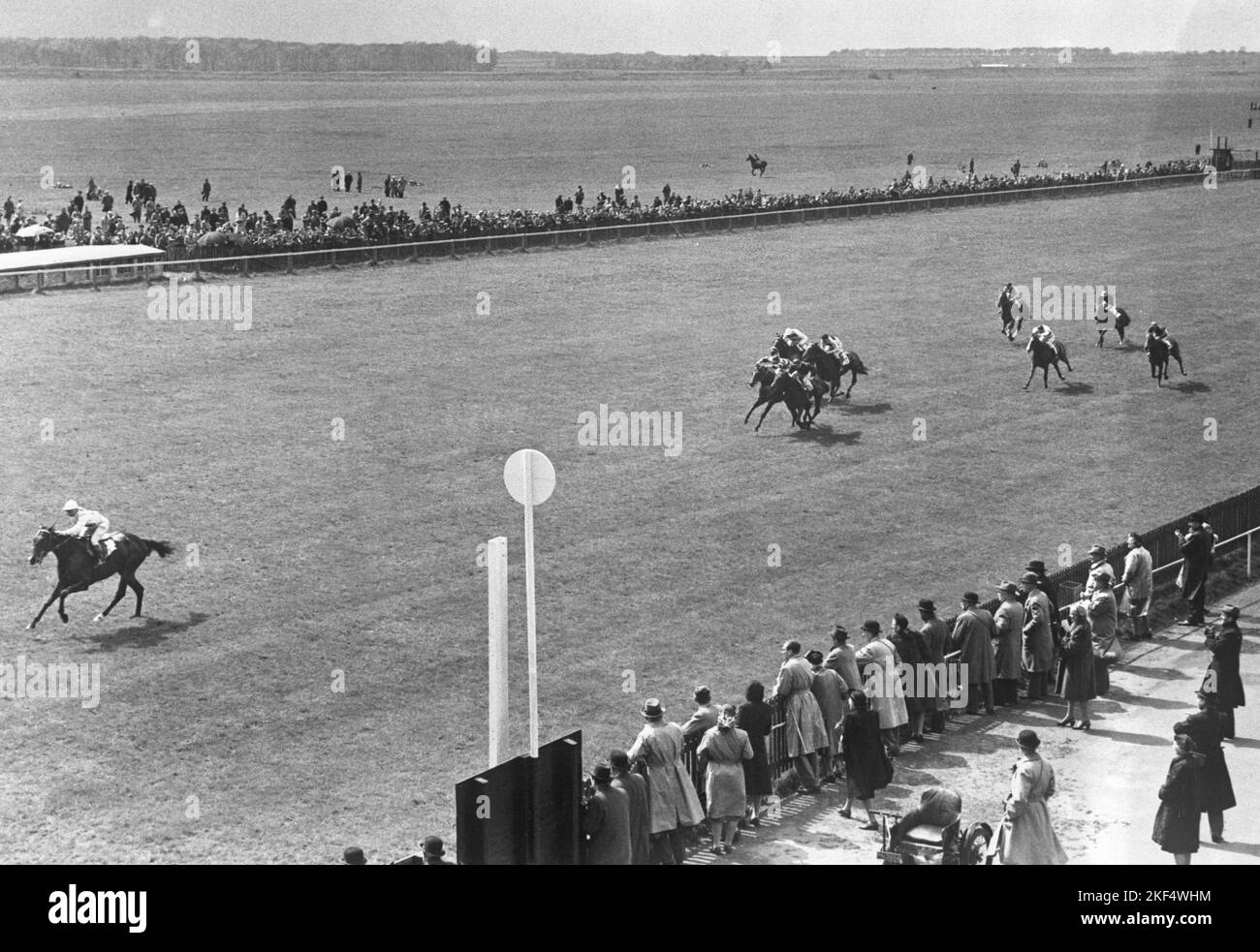 The finish of the 2,000 Guineas at Newmarket, won by JA Dewar's Tudor ...