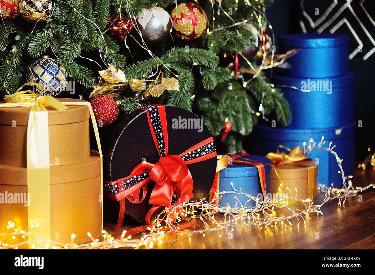 Nice christmas tree with gifts hi-res stock photography and images - Alamy