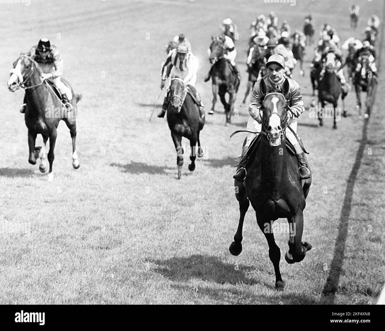 Pinza, right, Gordon Richards up, races to victory ahead of Aureole ...