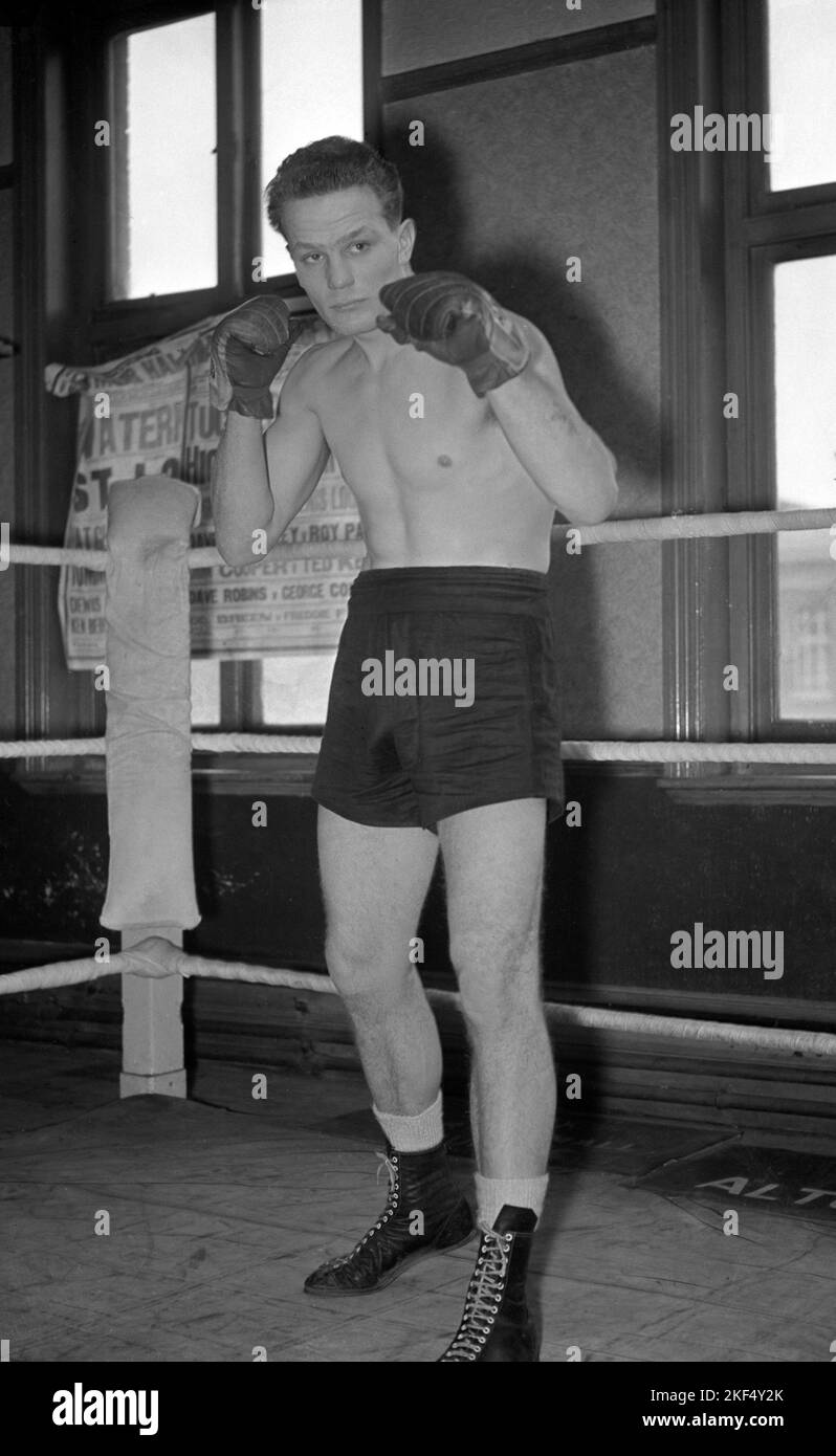 British boxer Henry Cooper Stock Photo - Alamy