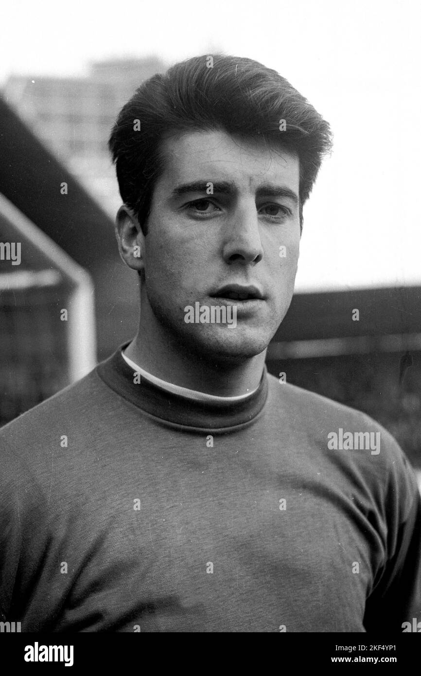 Ken Mulhearn, Manchester City goalkeeper Stock Photo - Alamy