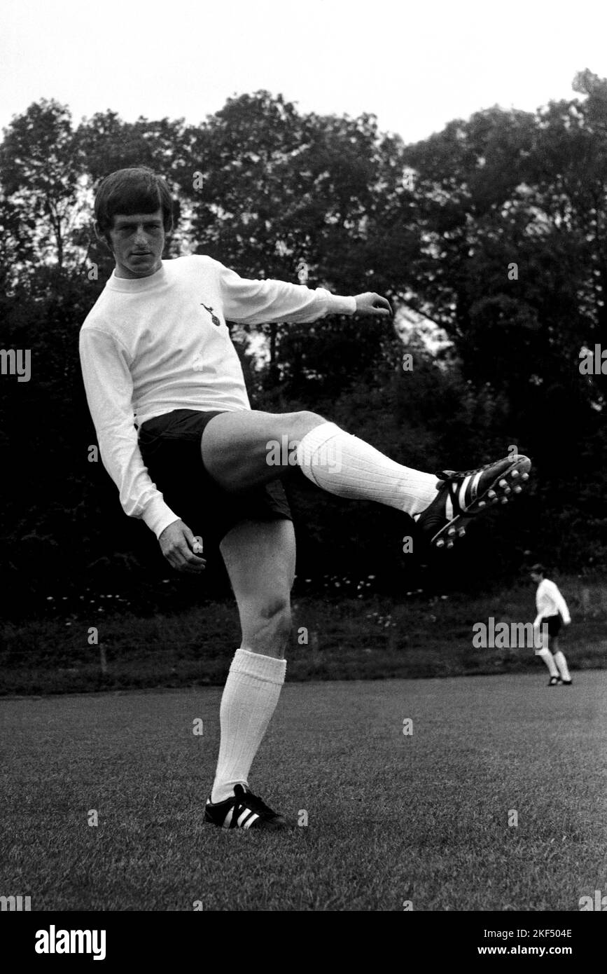 Jimmy Robertson, Tottenham Hotspur Stock Photo - Alamy