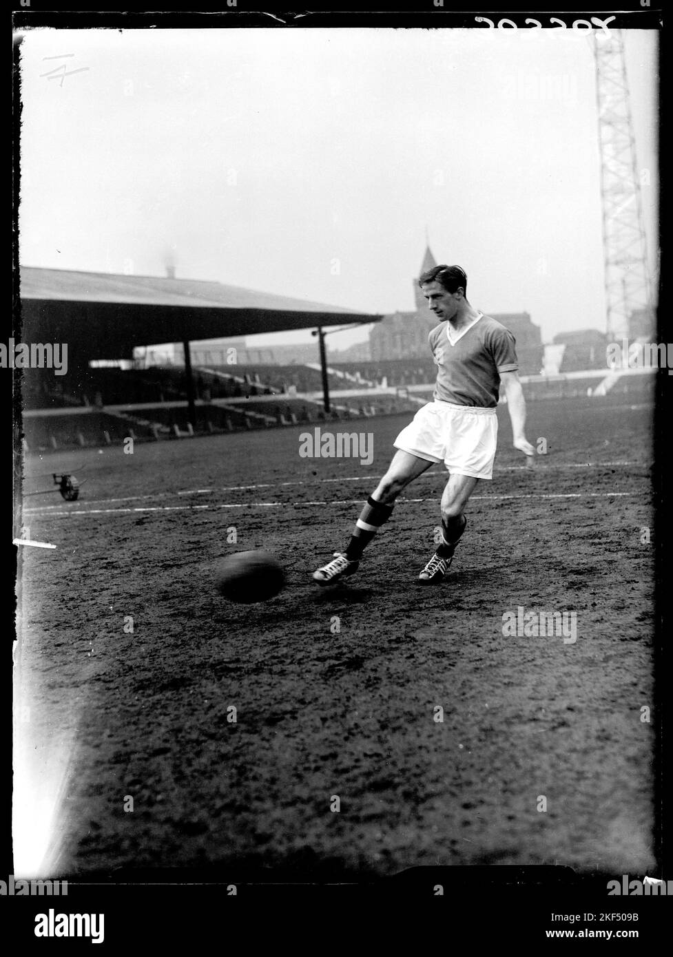 Dennis Viollet, Manchester United Stock Photo - Alamy