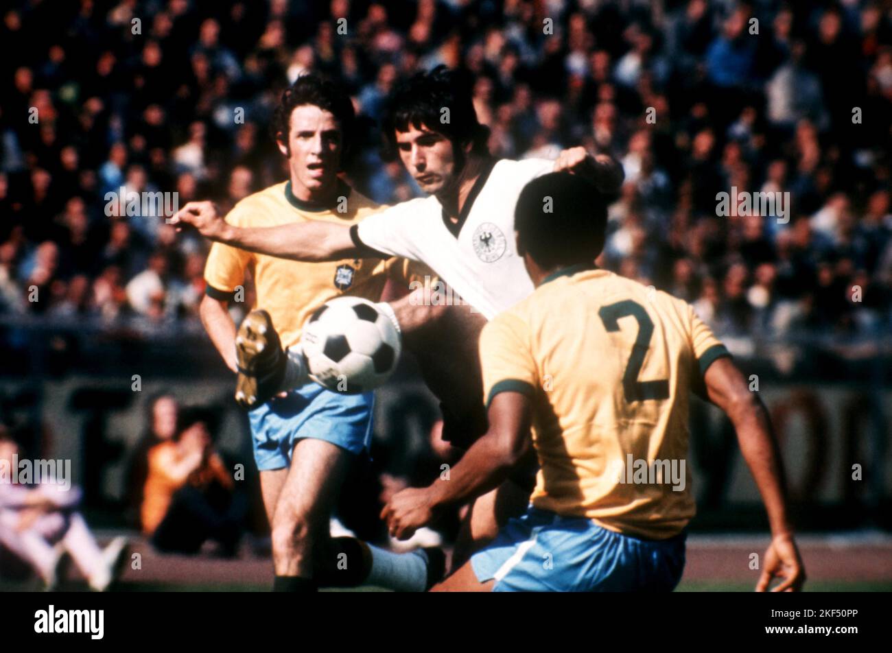 West Germany's Gerd Muller (c Stock Photo - Alamy