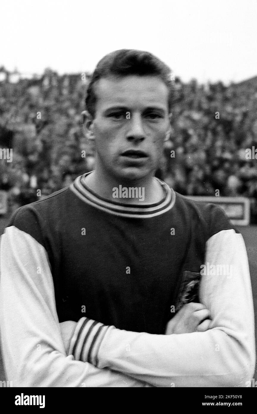 Harry Burrows, Aston Villa Stock Photo - Alamy