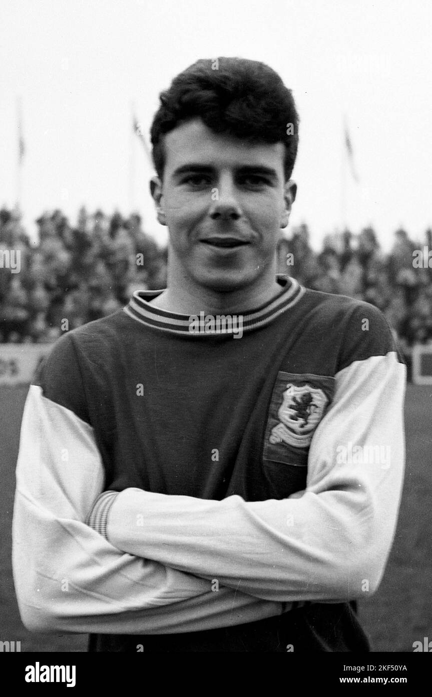 Charlie Aitken, Aston Villa Stock Photo - Alamy